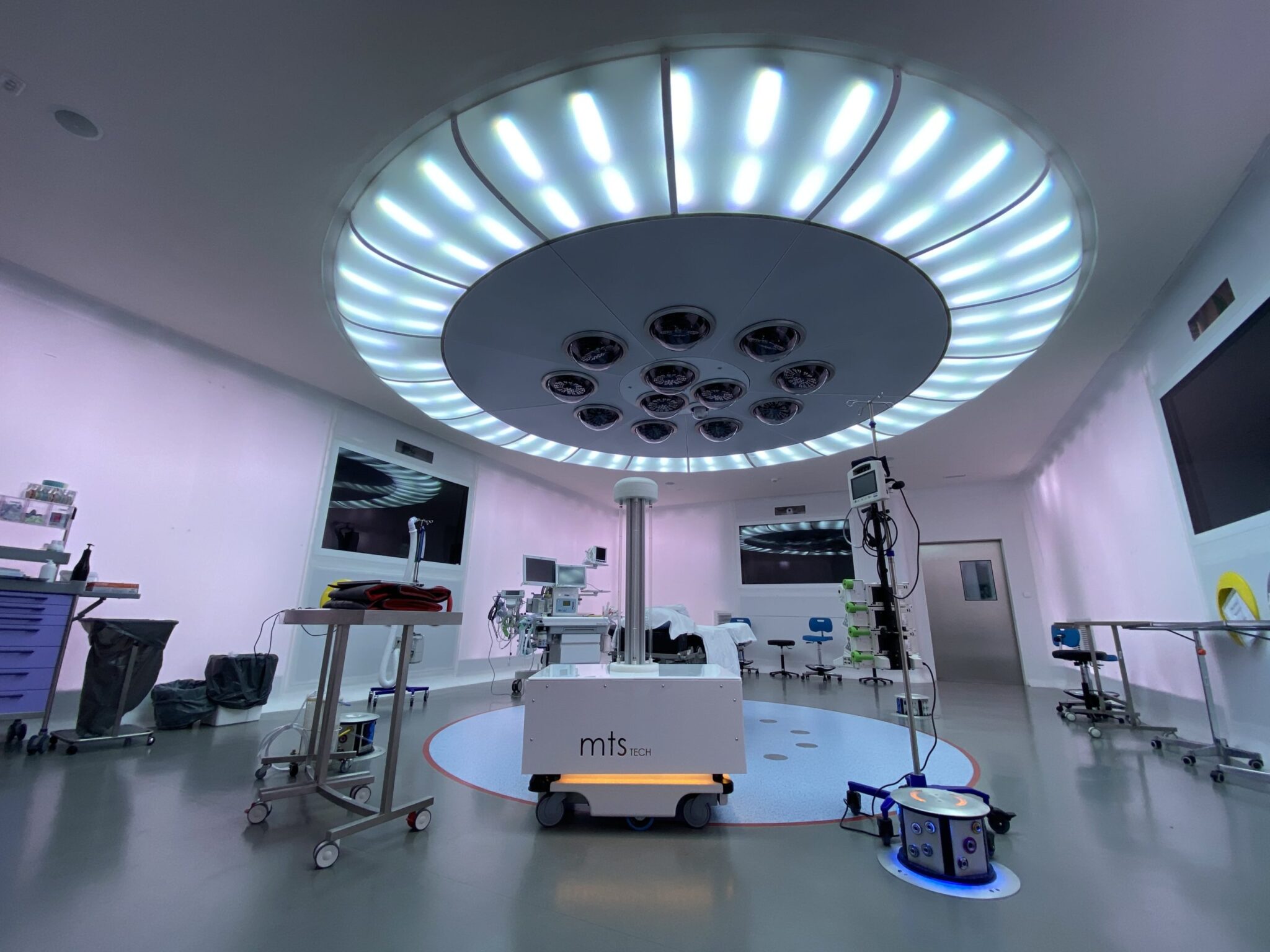 MTS uvc, el robot que ajuda a combatre la covid-19