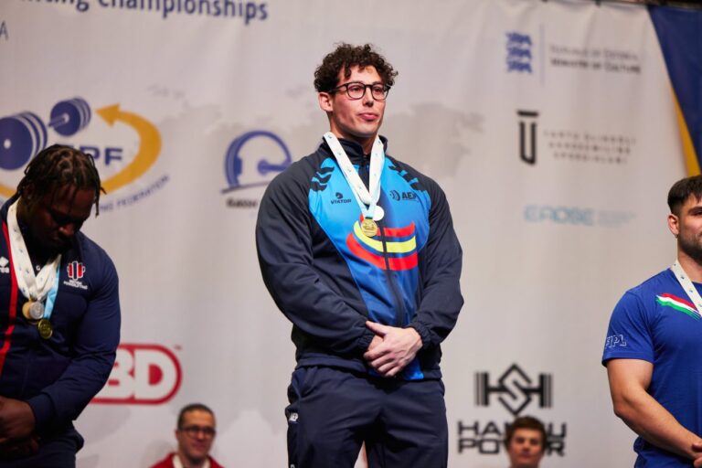 Marc Rius es penja la medalla de bronze a l’Europeu de Powerlifting